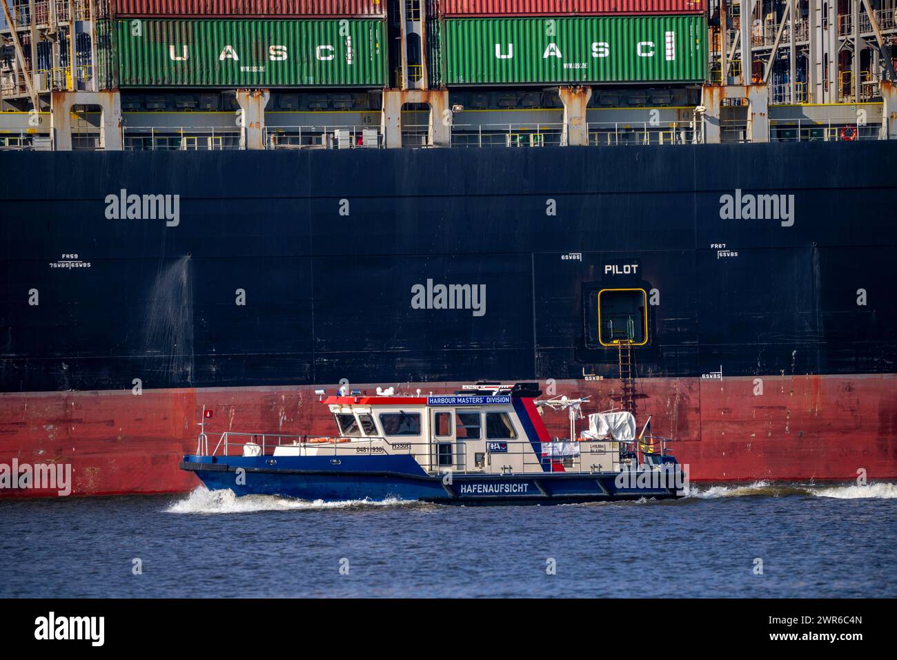 Container-Terminal-Altenwerder, Hapag-Lloyd Containerschiff Frankfurt ...