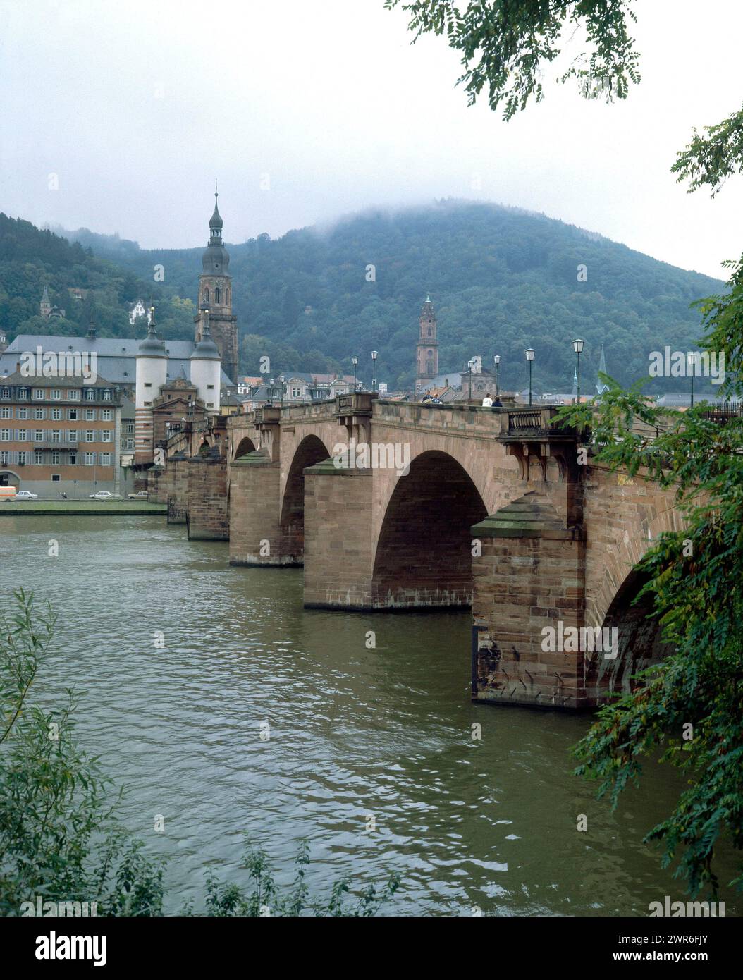 PUENTE SOBRE EL RIO NECKAR A SU PASO POR LA CIUDAD. Location: EXTERIOR ...