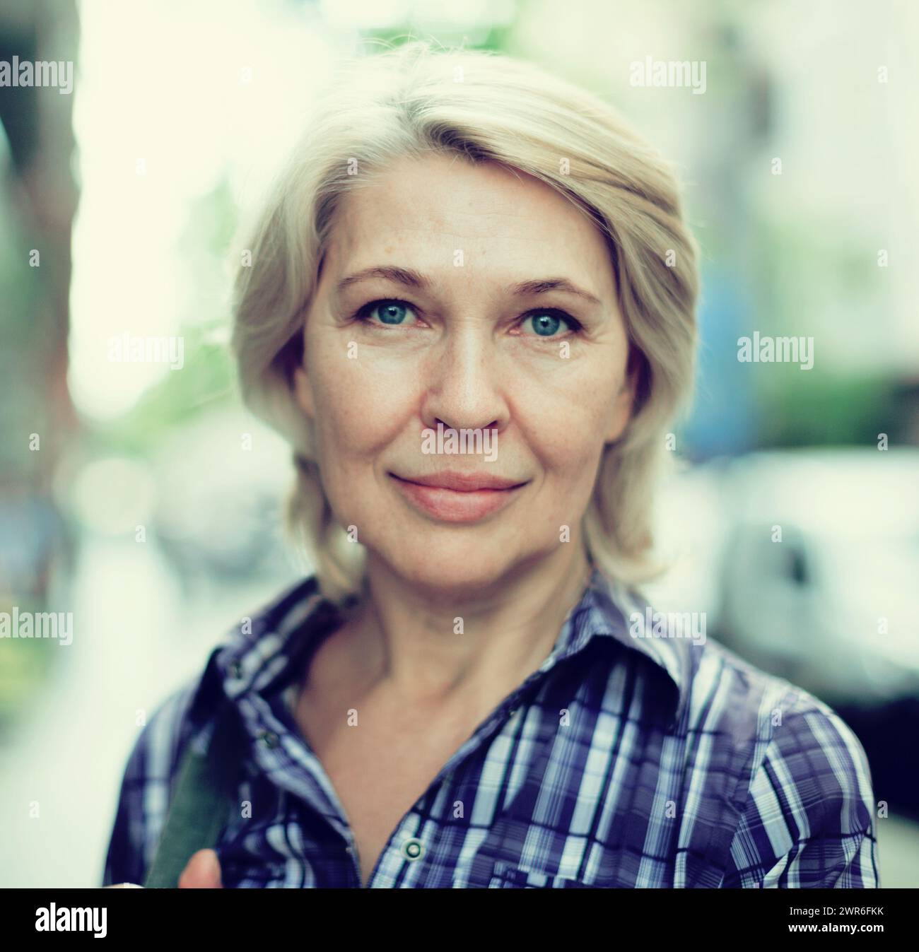 Blonde senora woman 50 55 hi-res stock photography and images - Alamy