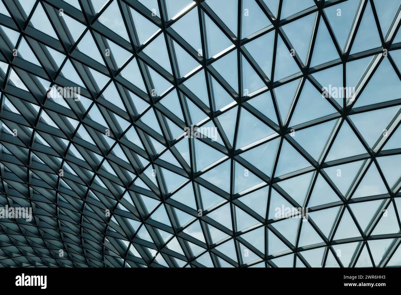 The Rain Vortex, indoor waterfall, Jewel Changi airport, Singapore ...