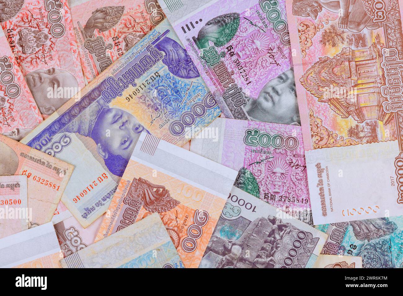 Angkor wat banknote currency hi-res stock photography and images - Alamy