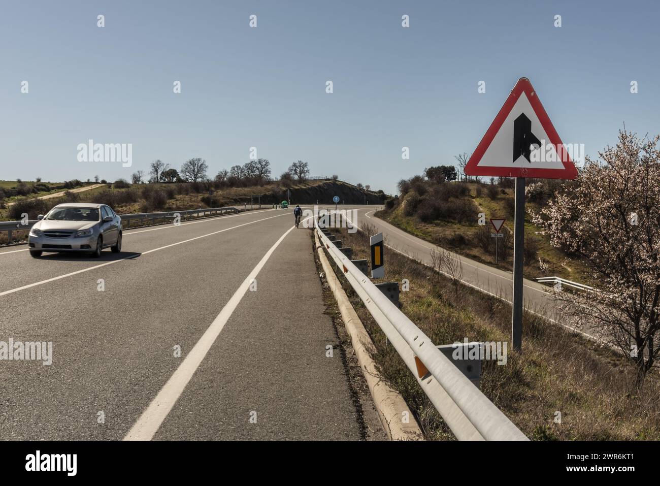 One way road for vehicles hi-res stock photography and images - Alamy