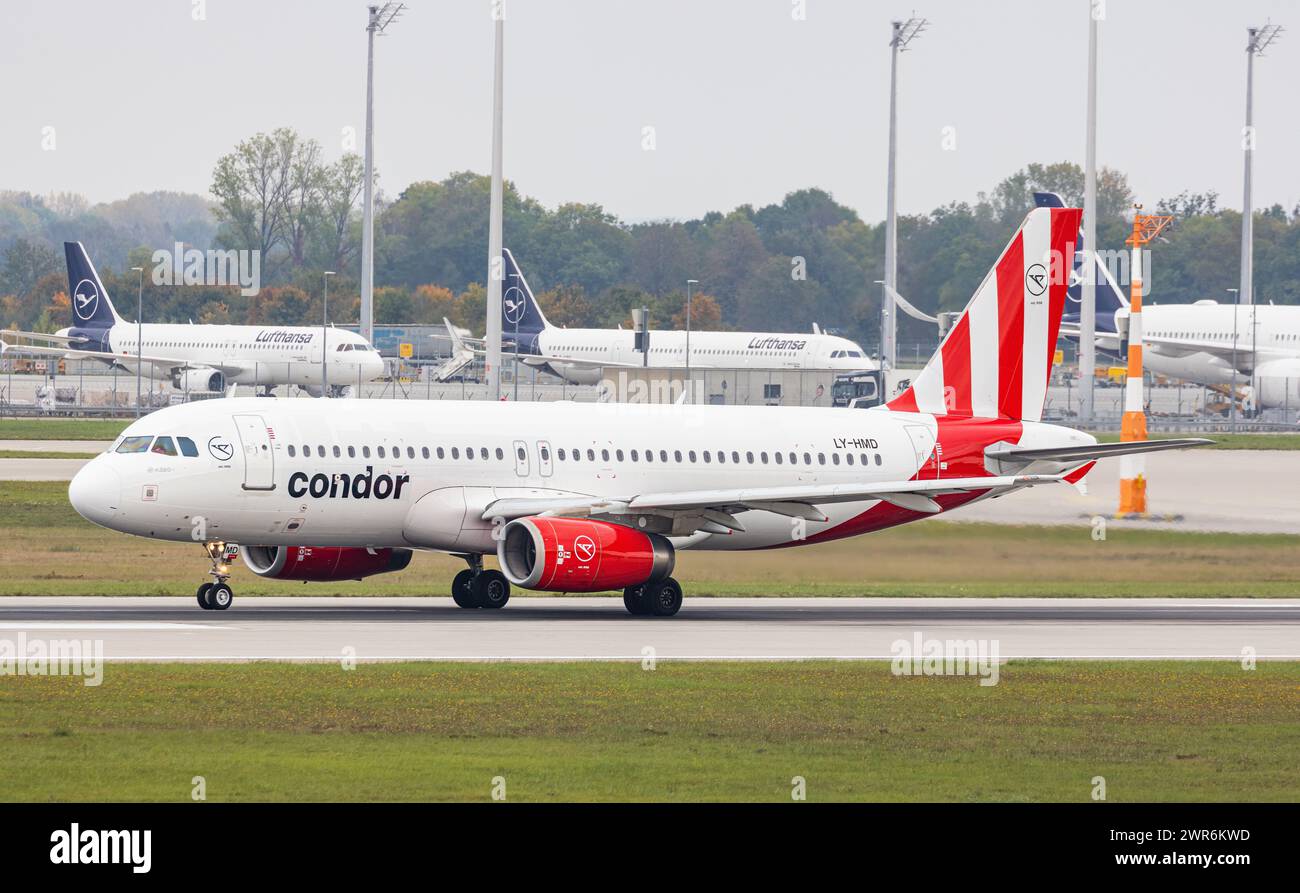 Ein Airbus A320-214 mit der Bemalung der deutschen Fluggesellschaft ...