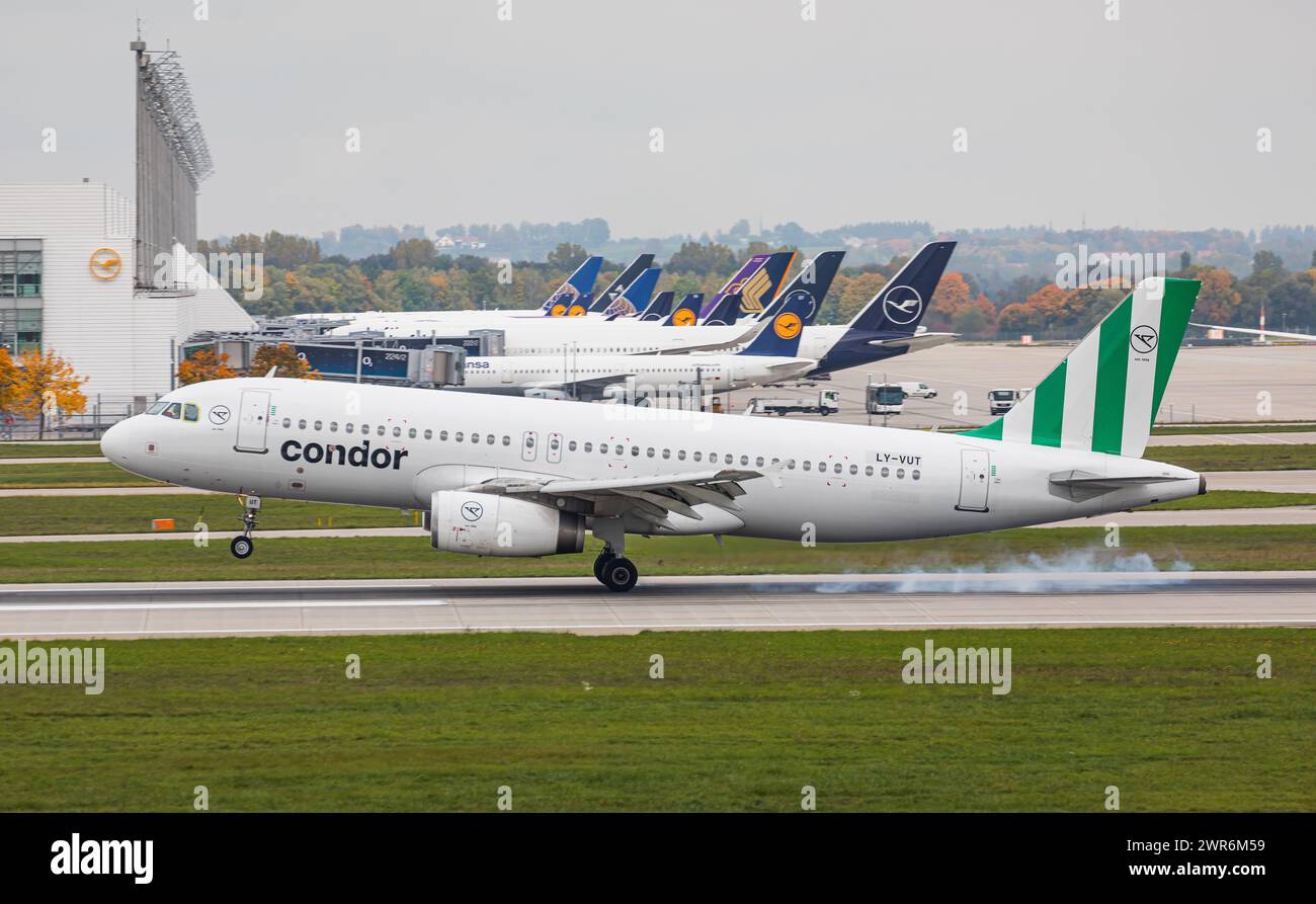 Ein Airbus A320-232 in der Bemalung der deutschen Fluggesellschaft ...