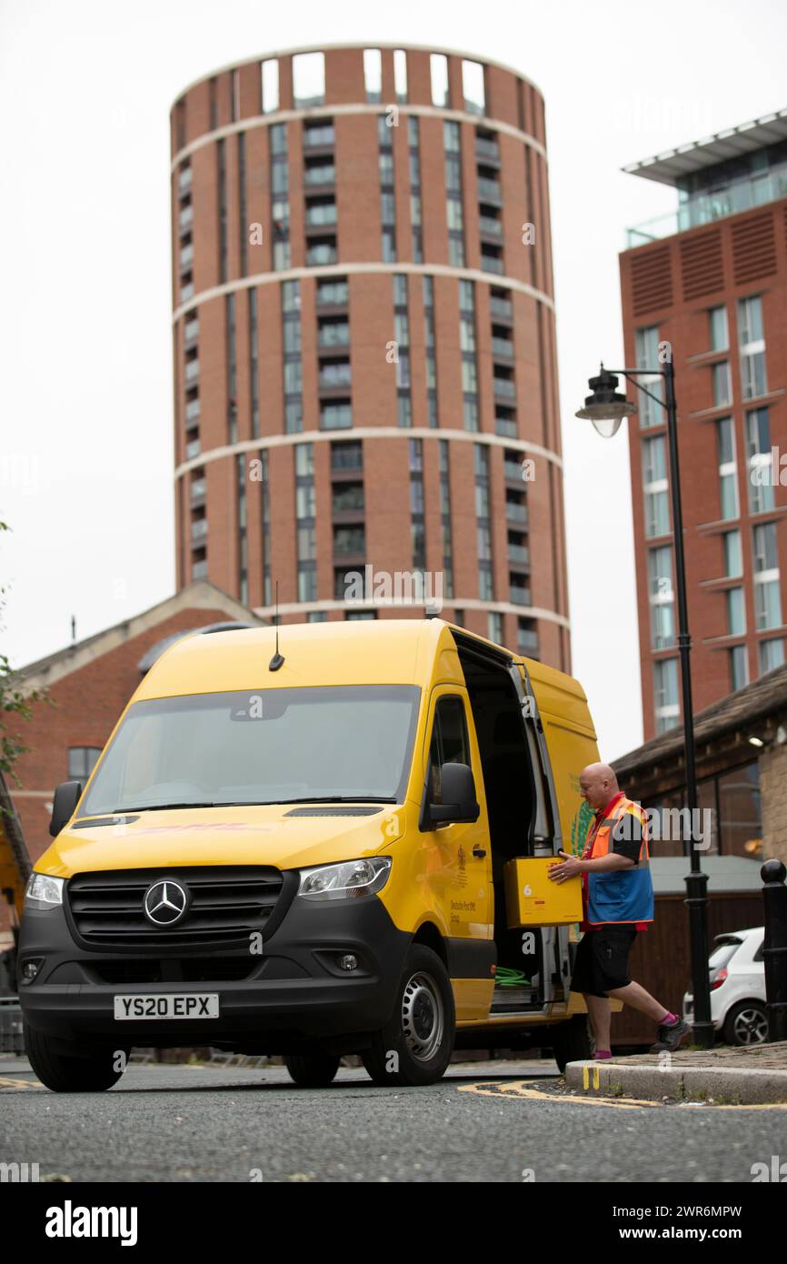 Dhl leeds hi-res stock photography and images - Alamy