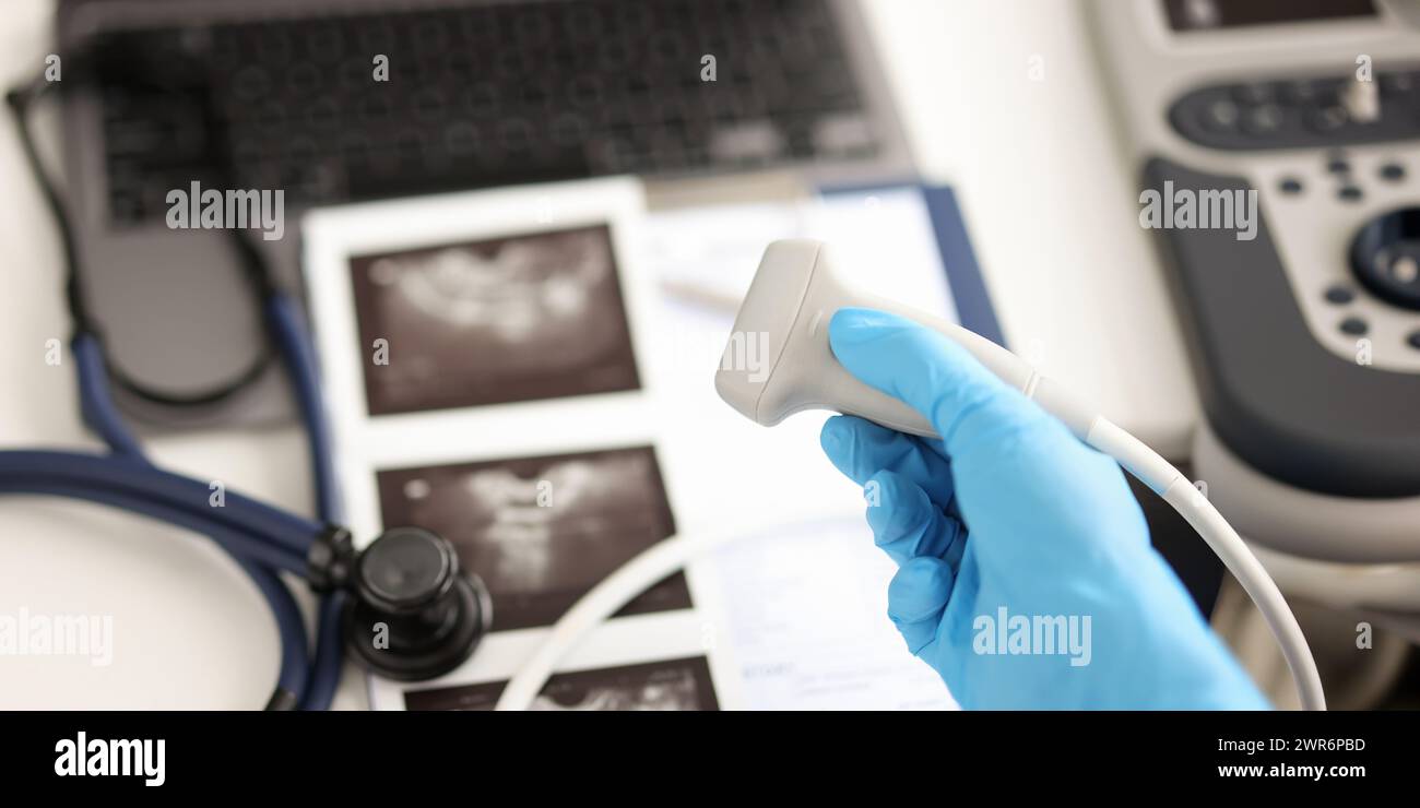 Ultrasonic scanner apparatus ultrasound examination hi-res stock ...