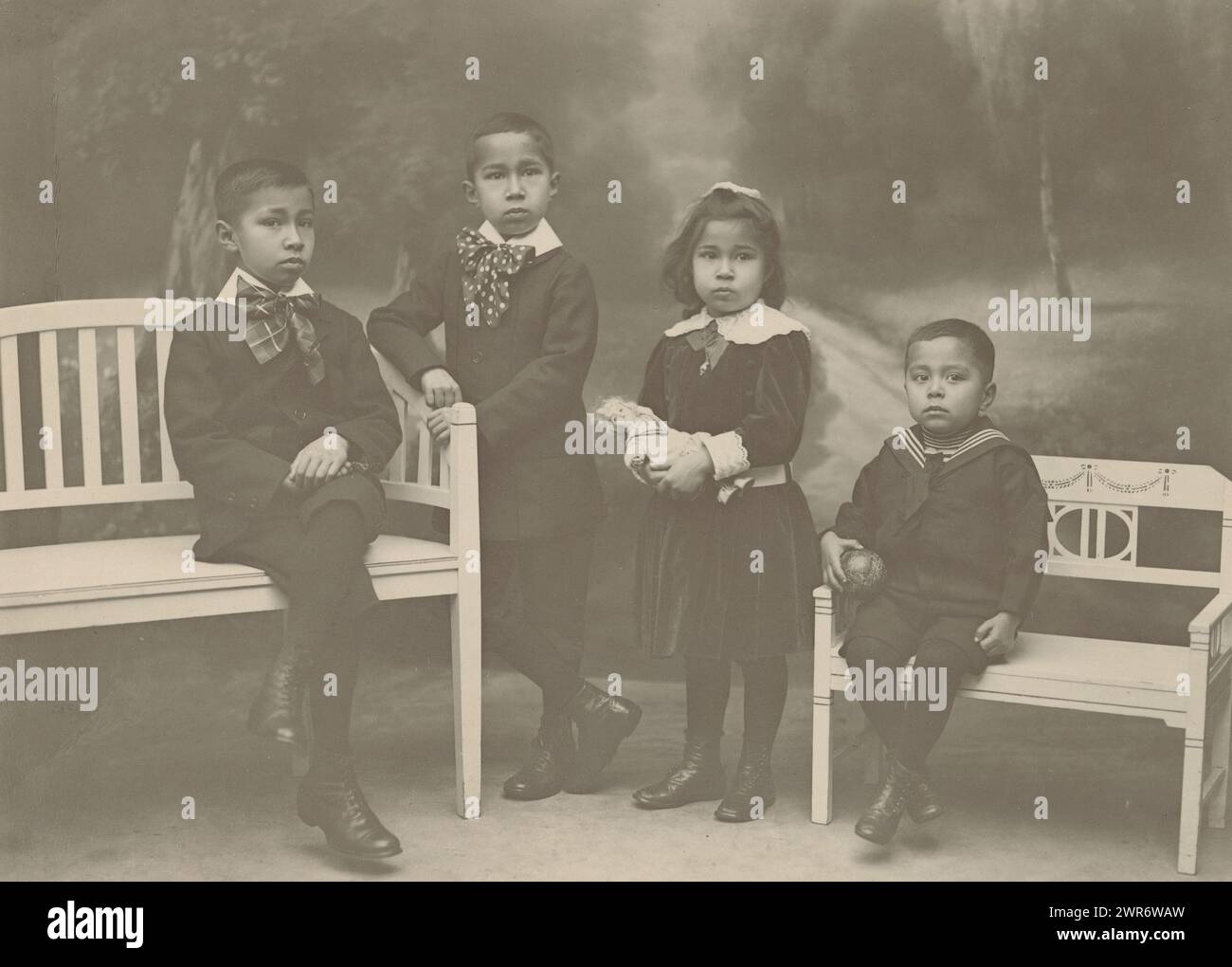 Portrait of four unknown children, probably related to the Marmelstein ...