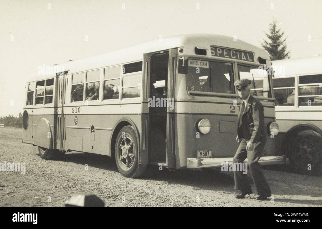 Bus engine hi-res stock photography and images - Alamy