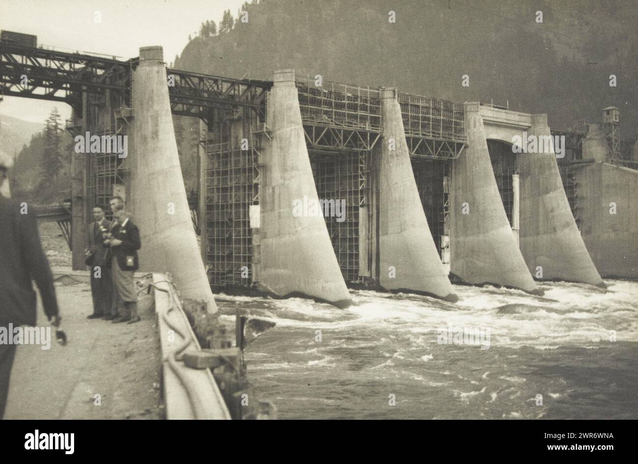 Bonneville dam 1936 hi-res stock photography and images - Alamy