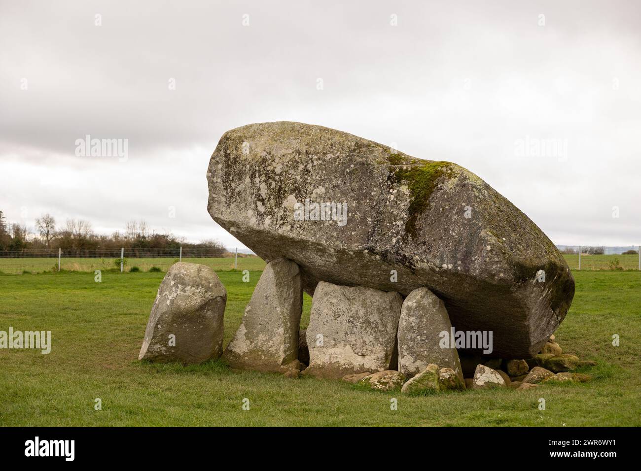 Megalithic portal tomb hi-res stock photography and images - Alamy