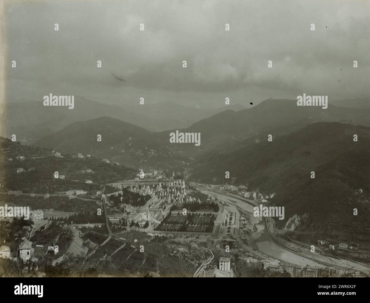 Film negative with shot of Genoa, Pisa, Ravenna or Milan, anonymous ...