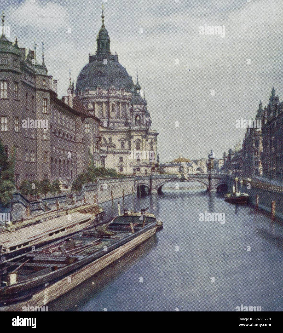 El spree cerca del palacio real hi-res stock photography and images - Alamy