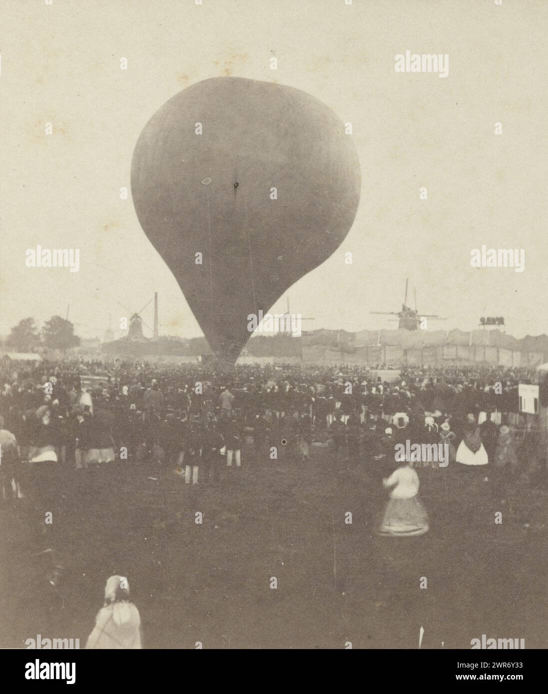 Giant balloon hi-res stock photography and images - Alamy