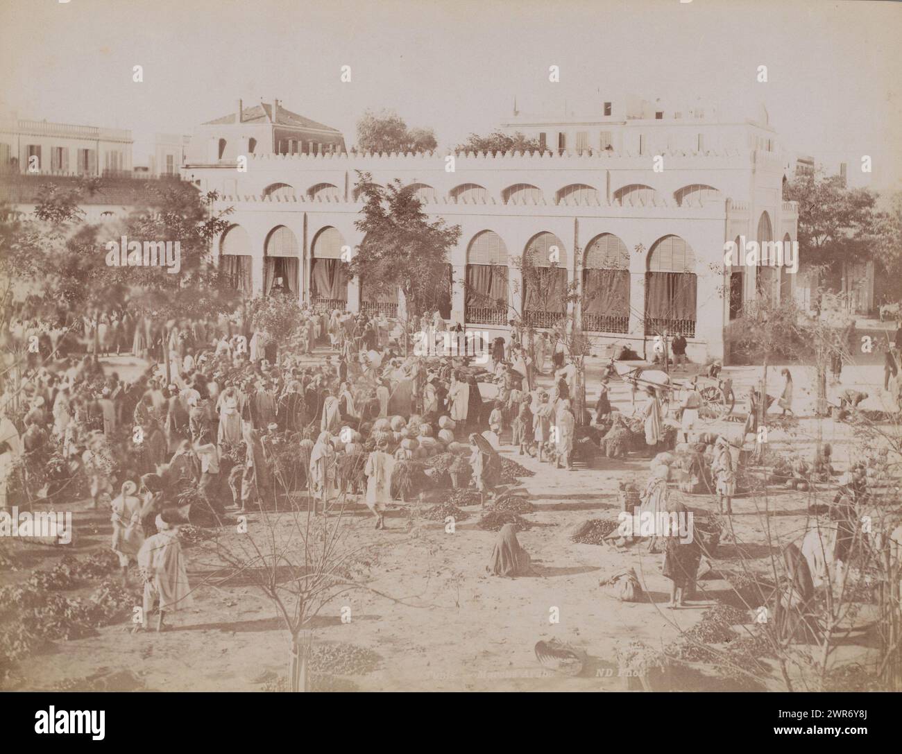 Marche arabe hi-res stock photography and images - Alamy