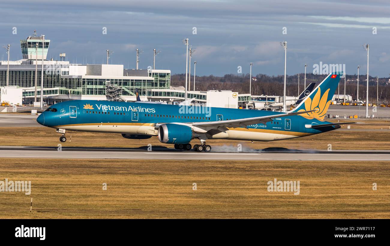 München, Deutschland - 1. Januar 2022: Eine Boeing 787-9 von Vietnam ...