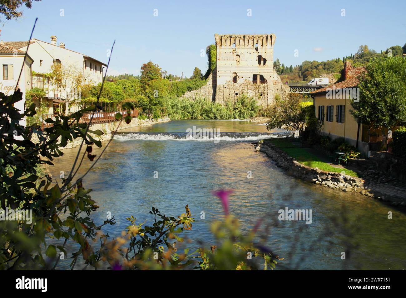 Village on river mincio hi-res stock photography and images - Alamy