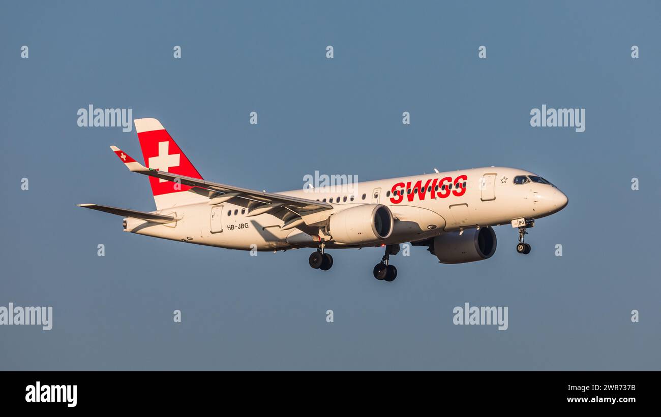 Zürich, Schweiz - 25. Januar 2022: Ein Airbus A220-100 von Swiss ...