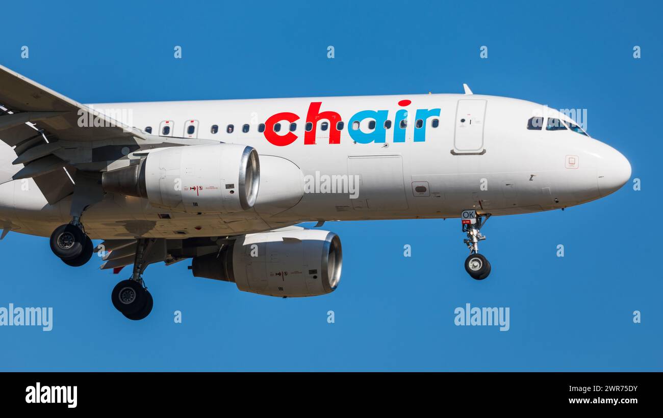 Zürich, Schweiz - 28. Februar 2022: Ein Airbus A320-200 von Chair ...