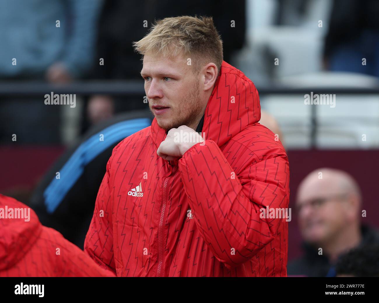 Aaron ramsdale bench 2024 hi-res stock photography and images - Alamy
