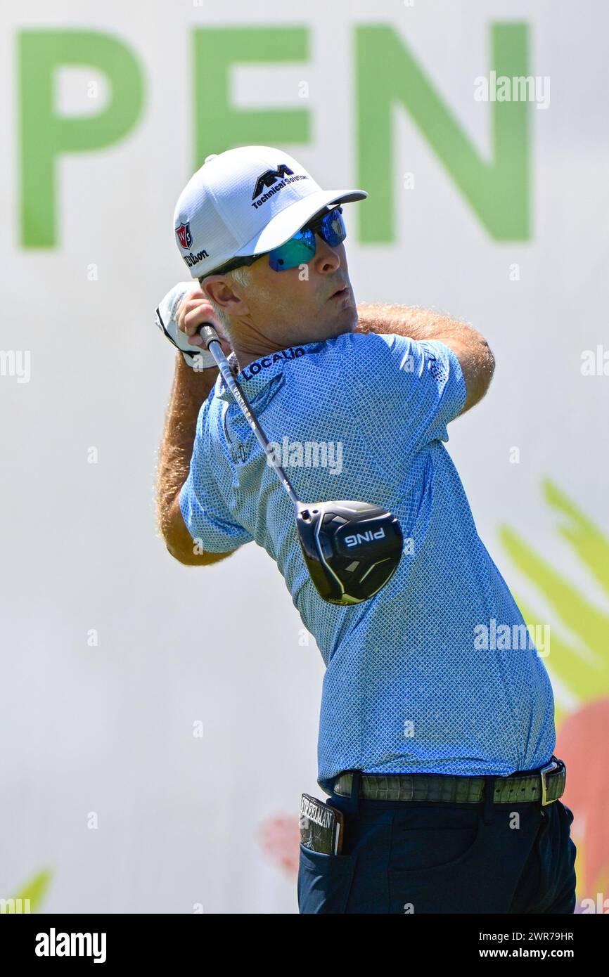 RIO GRANDE, PR - MARCH 10: Kevin Streelman (USA) watches his tee shot ...