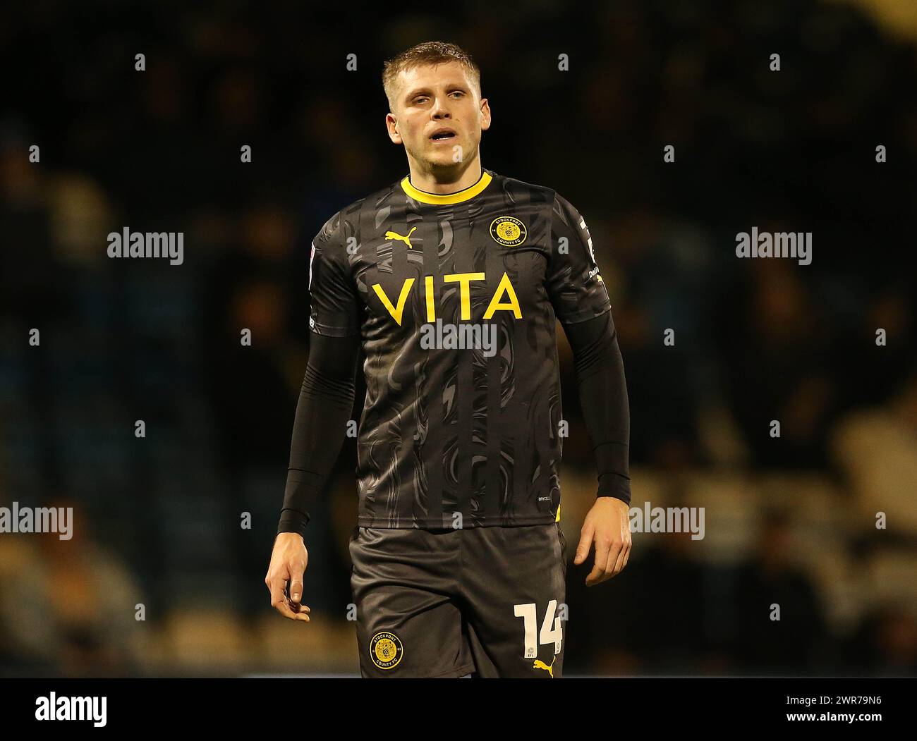 Gillingham v stockport county hi-res stock photography and images - Alamy