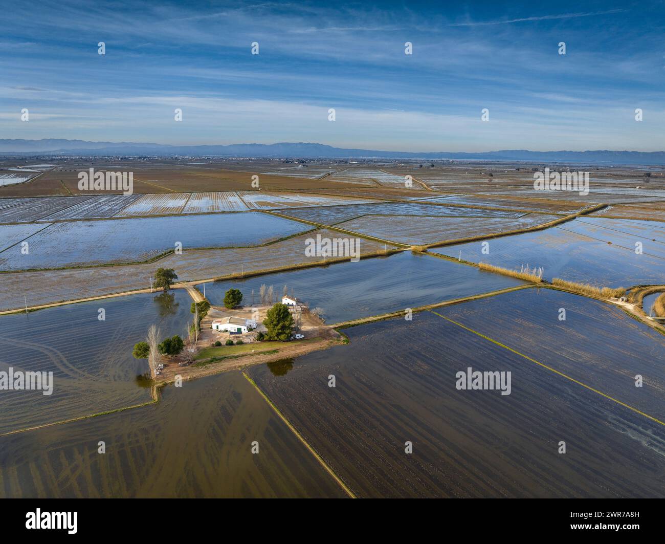 Campos de arroz de agua hi-res stock photography and images - Alamy