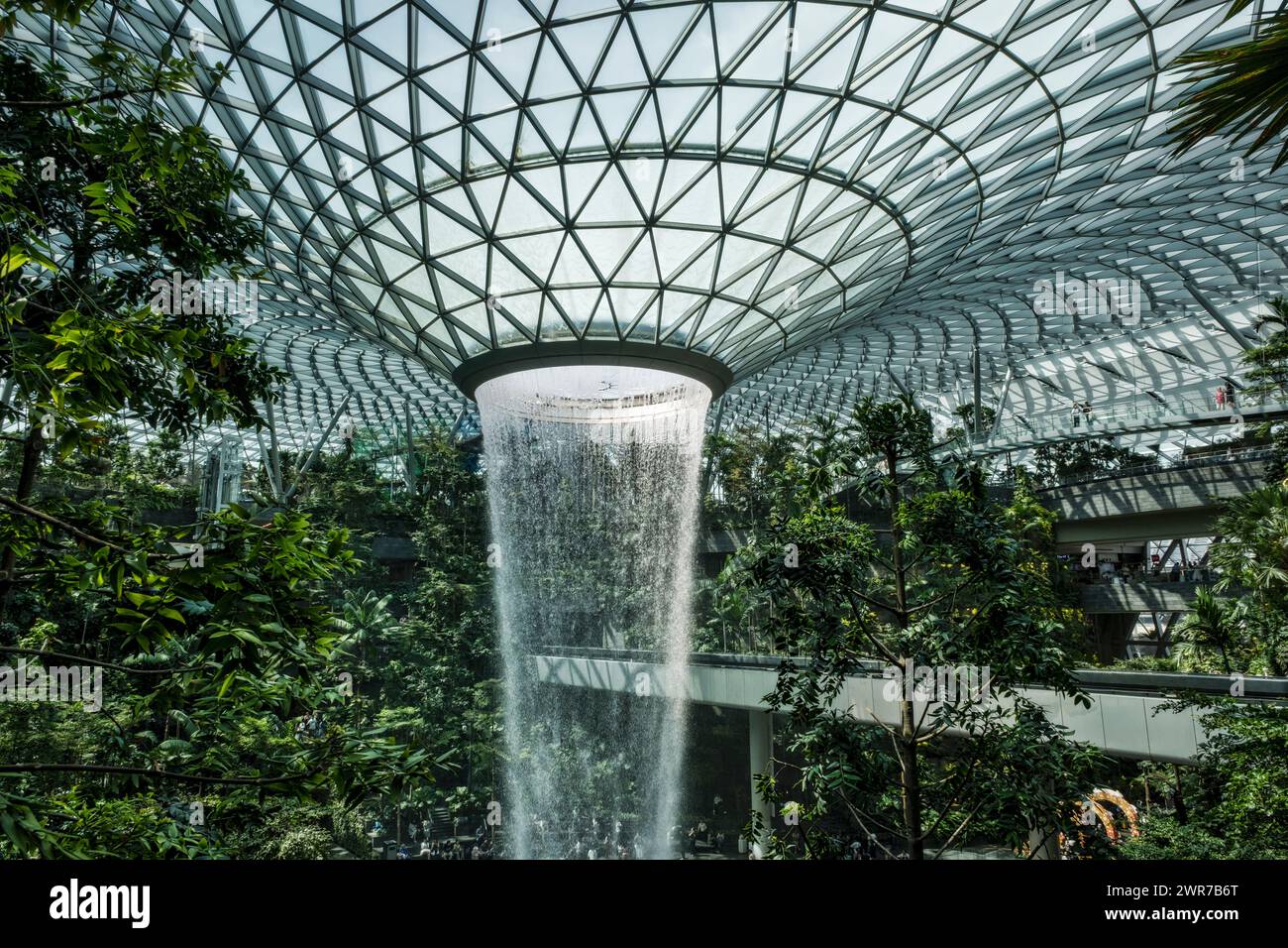 Jewel changi airport mixed development hi-res stock photography and ...