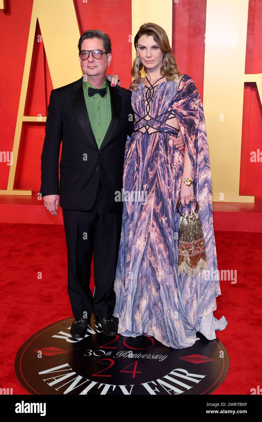 Roman Coppola und Angela Lindvall bei der Vanity Fair Oscar Party 2024 ...