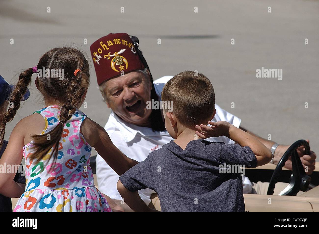 Shriner parade hi-res stock photography and images - Alamy