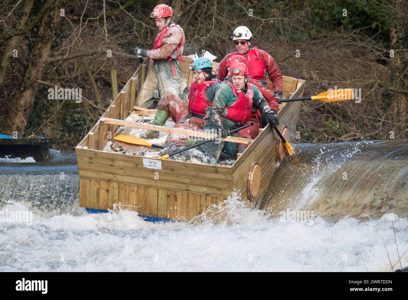 26/12/17 Competitors brave freezing conditions as they plunge over a ...