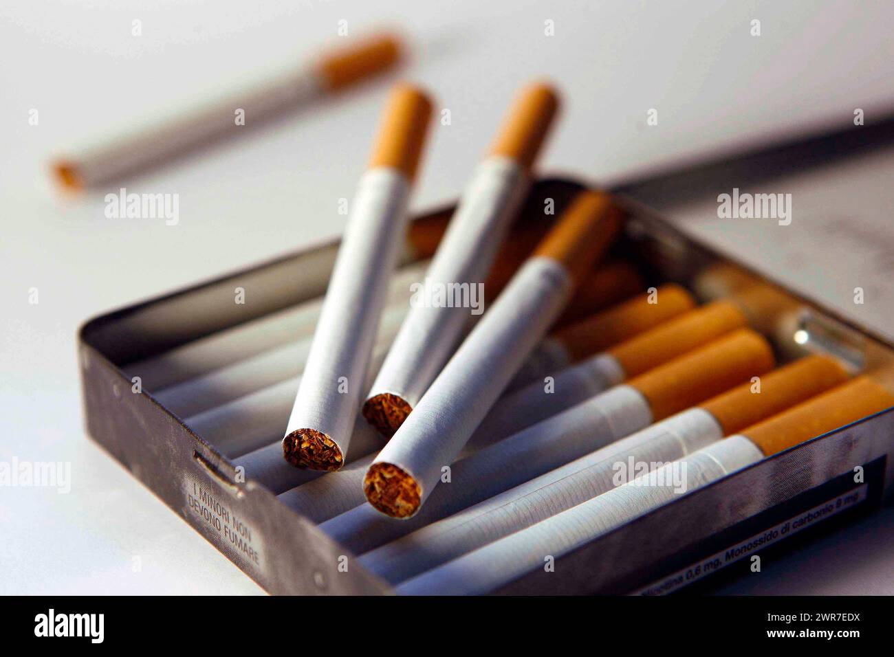 Fumo italia hi-res stock photography and images - Alamy