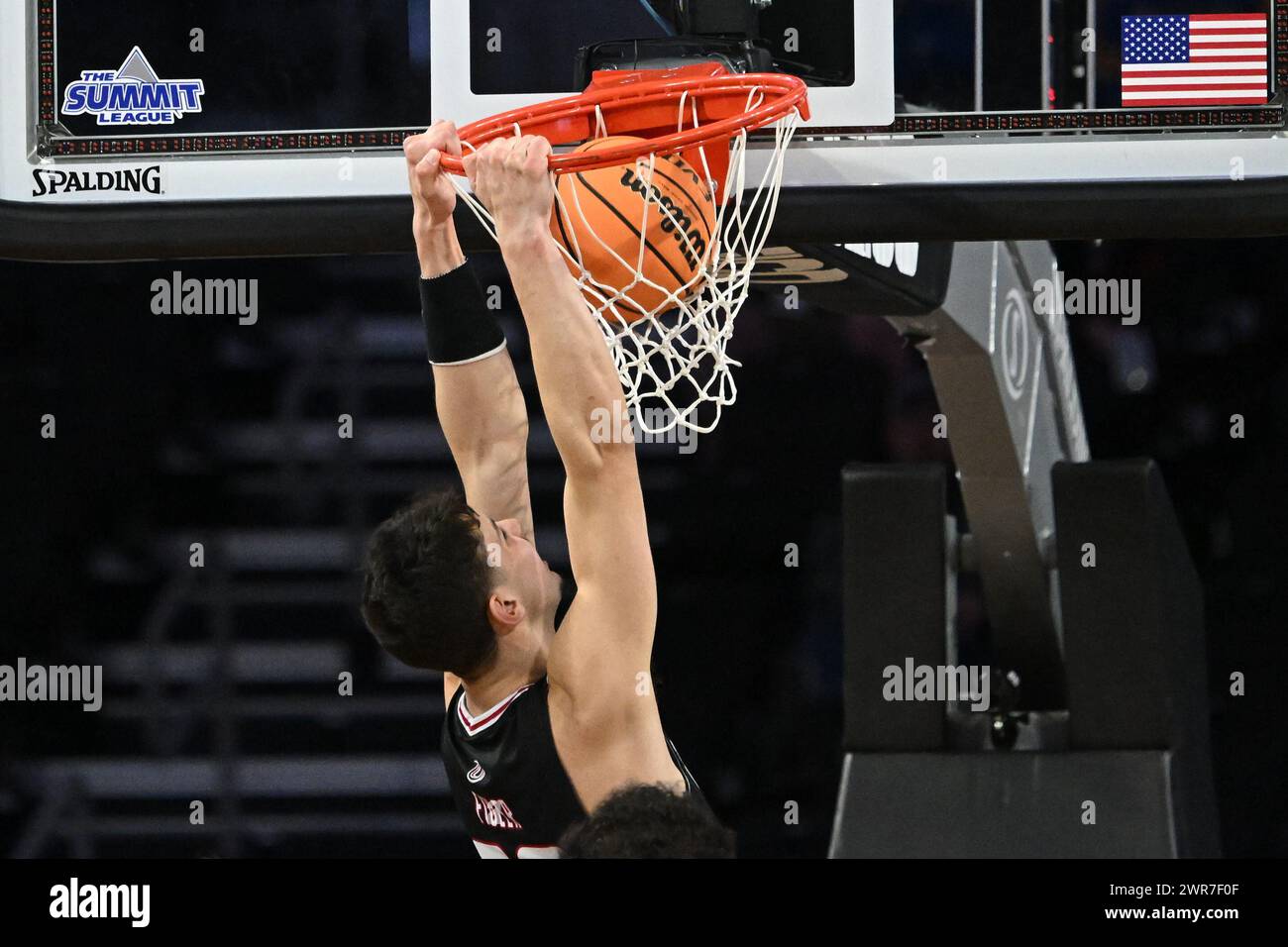 Nebraska-Omaha Mavericks forward Frankie Fidler (23) dunks the ball ...