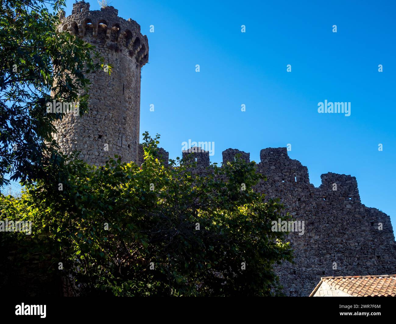 French medieval building hi-res stock photography and images - Alamy