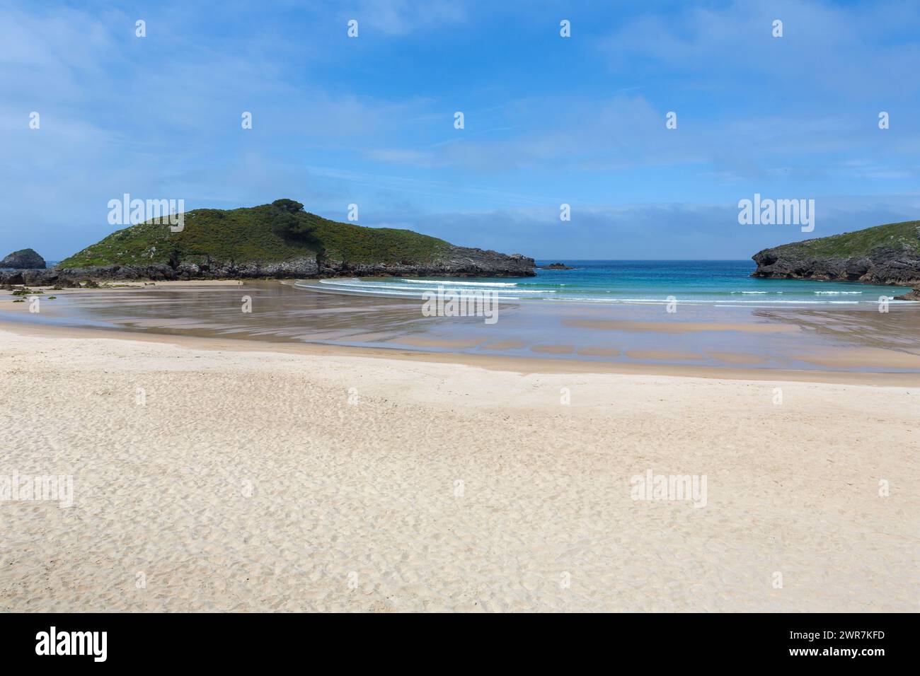 Beach barro in llanes hi-res stock photography and images - Alamy