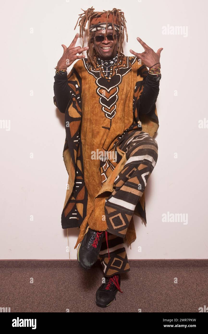 Bassist T. M. Stevens bürgerlich: Thomas Michael Stevens backstage vor ...