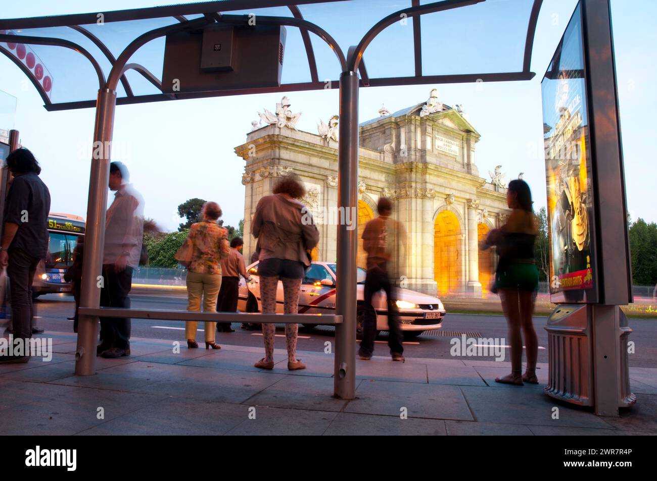 Bus stop plaza de hi-res stock photography and images - Alamy