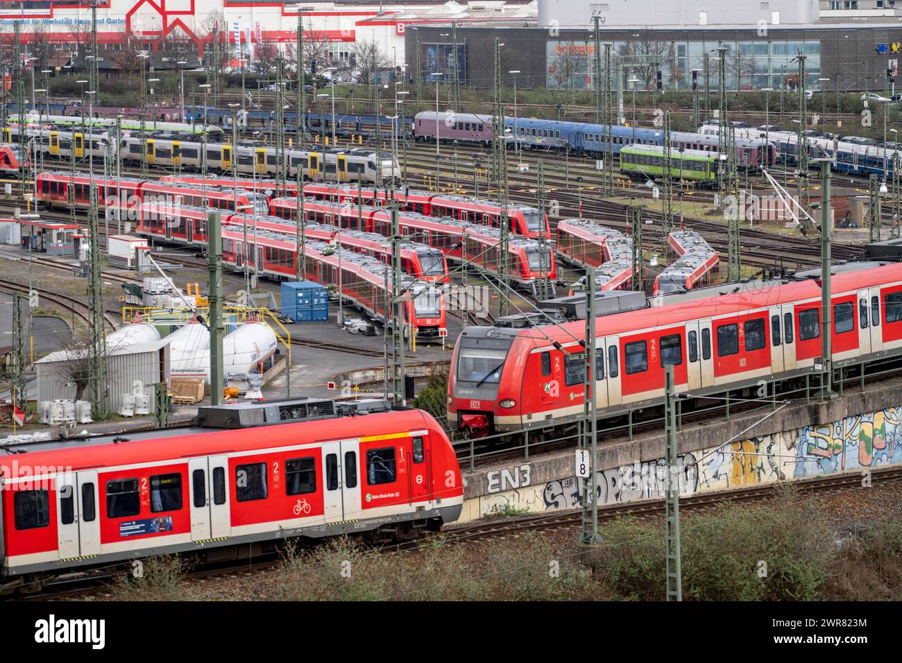 Regional train railroad hi-res stock photography and images - Alamy