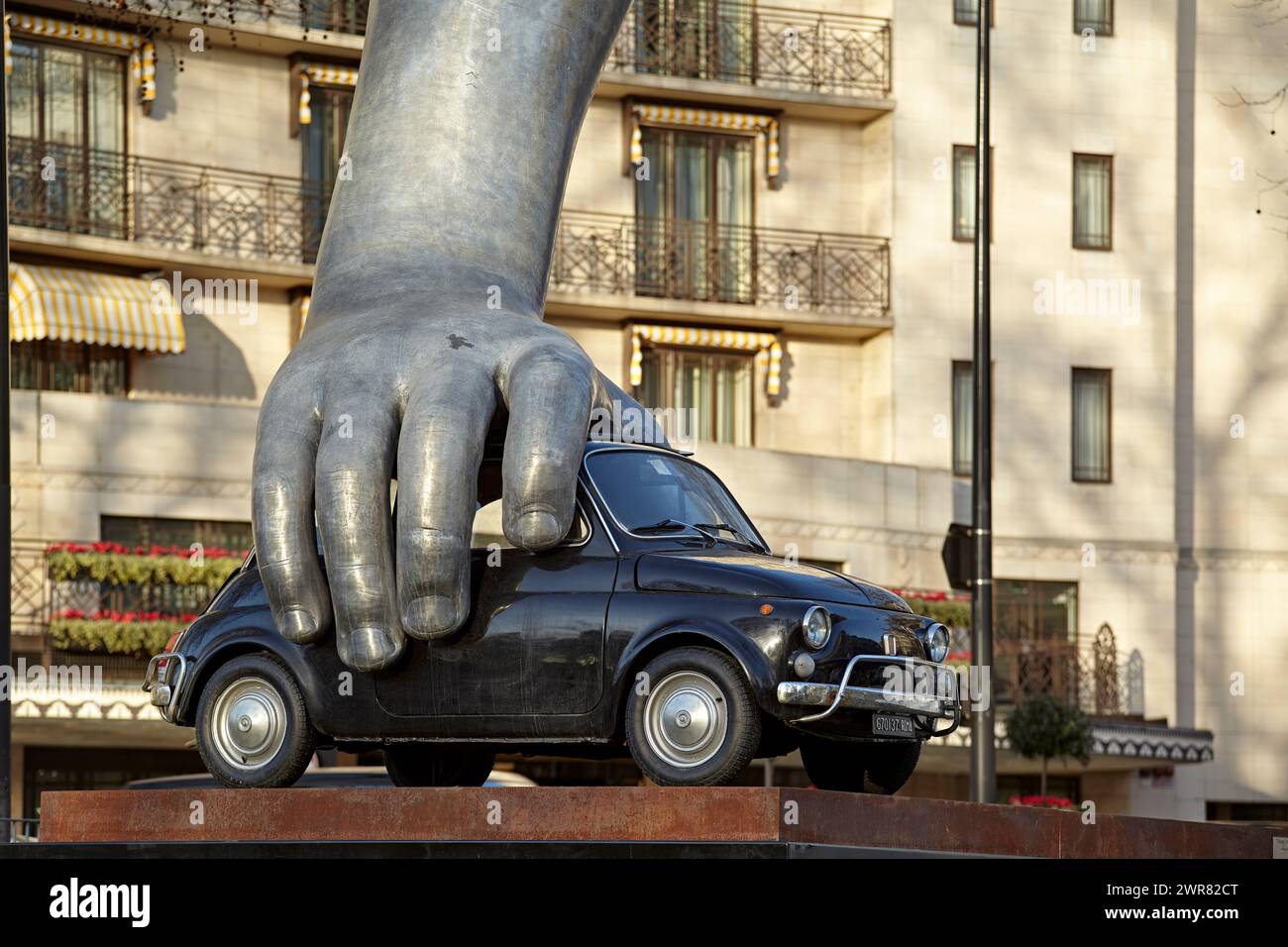 Lorenzo quinn vroom vroom hi-res stock photography and images - Alamy