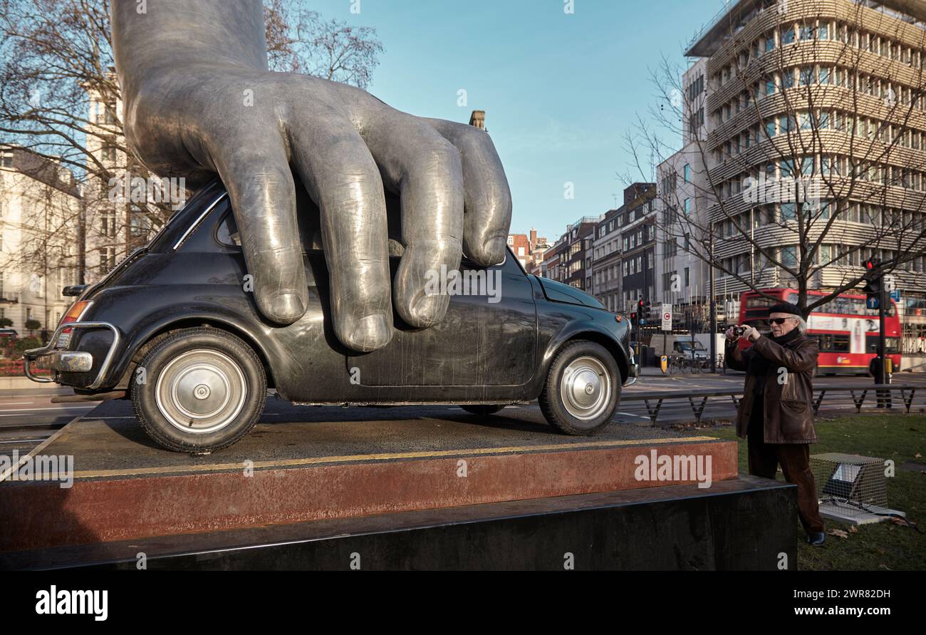 'Vroom, vroom' sculpture by Italian Artist Lorenzo Quinn in Central ...