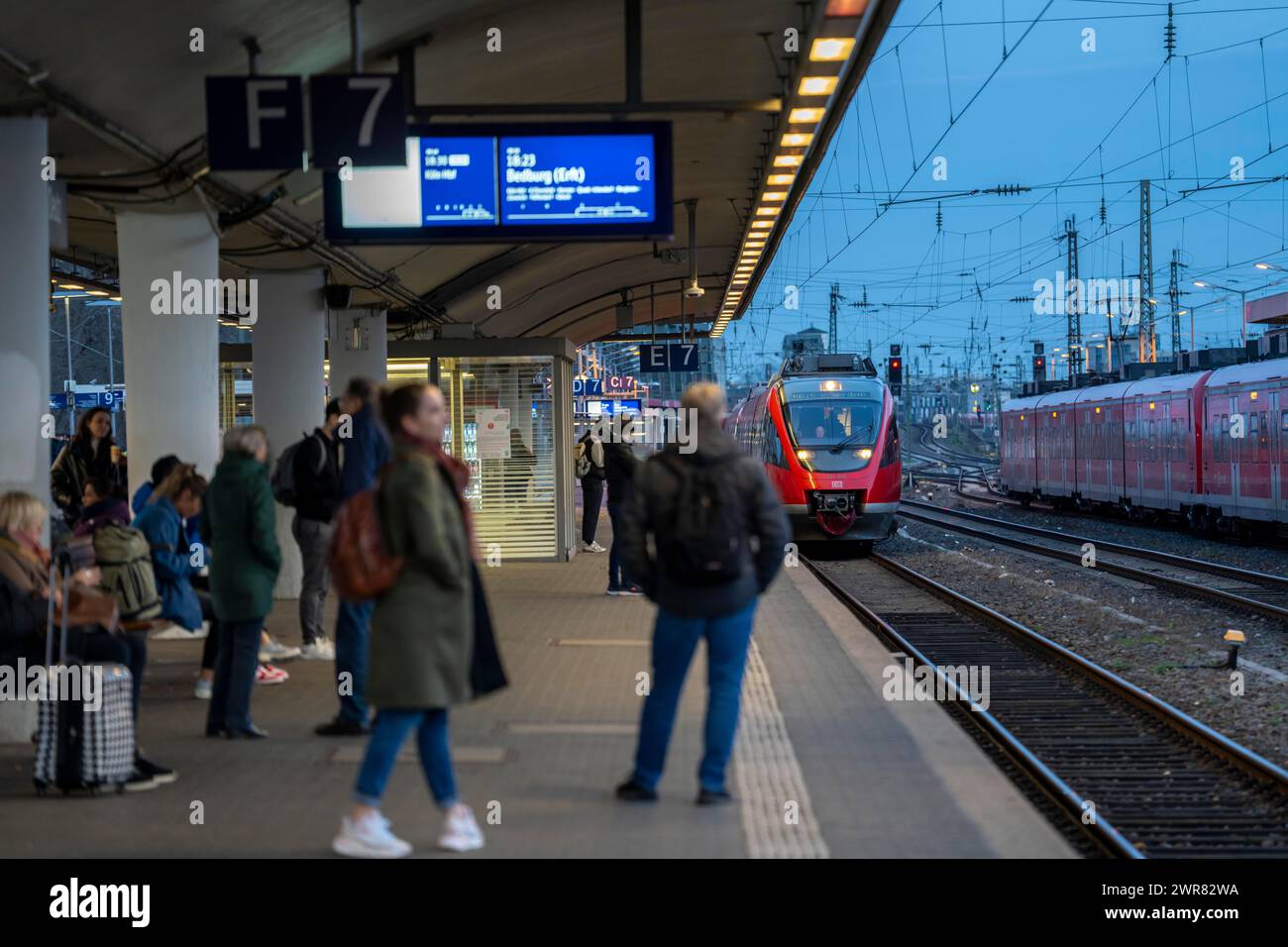 Cologne-Deutz station, platform for local trains, S-Bahn, regional ...