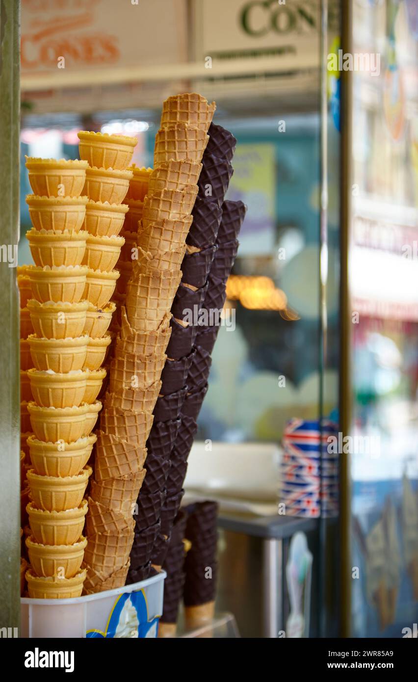 London ice cream hi-res stock photography and images - Alamy