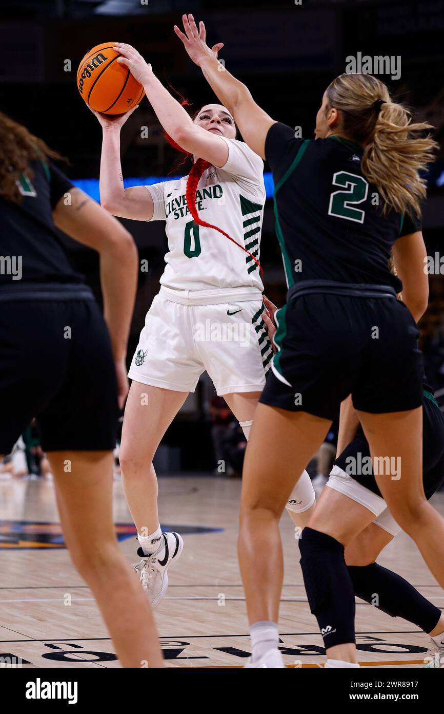 INDIANAPOLIS, IN - MARCH 11: Cleveland State Vikings guard Mickayla ...