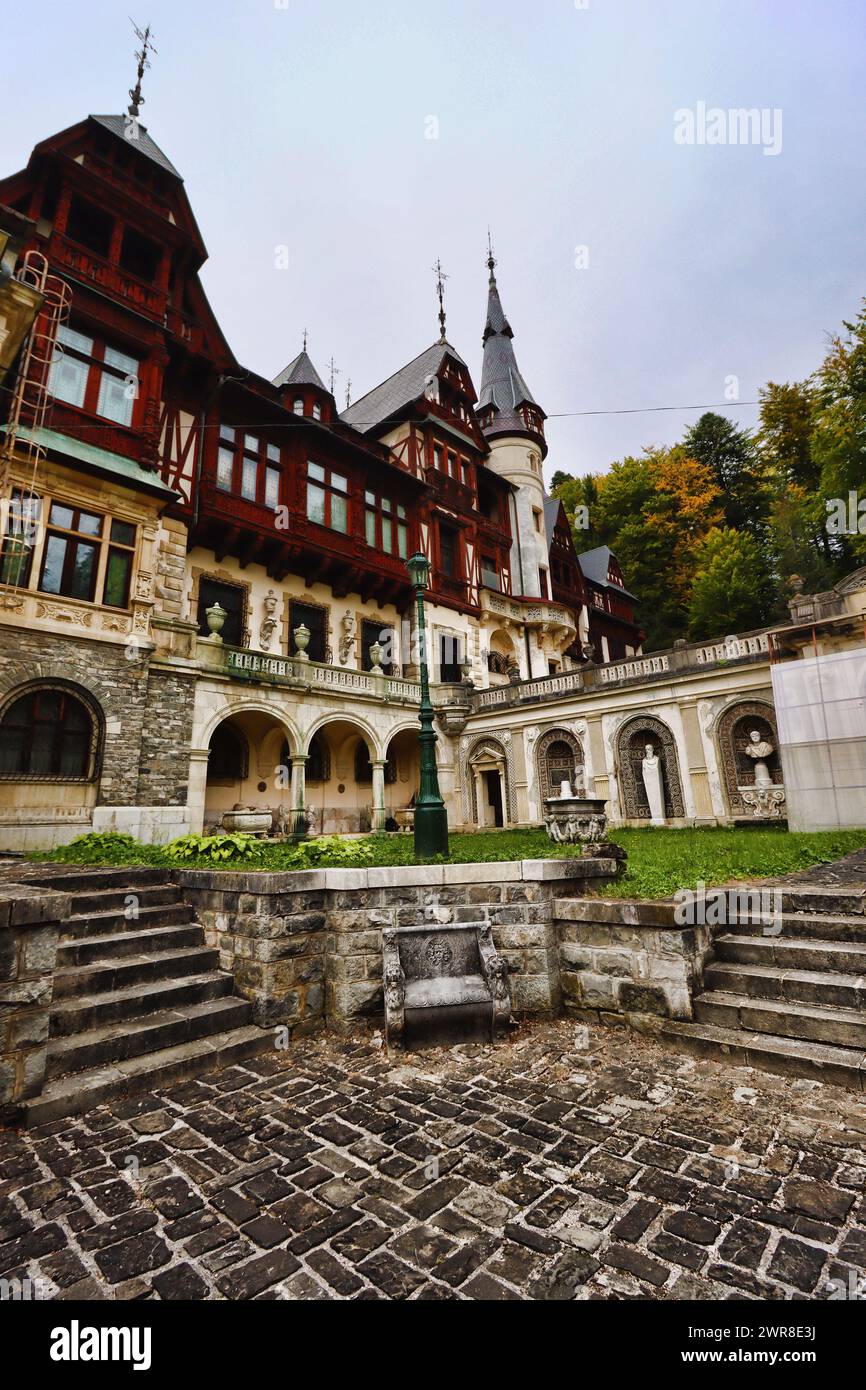 The beautiful Peles Castle, Sinaia, Romania Stock Photo - Alamy