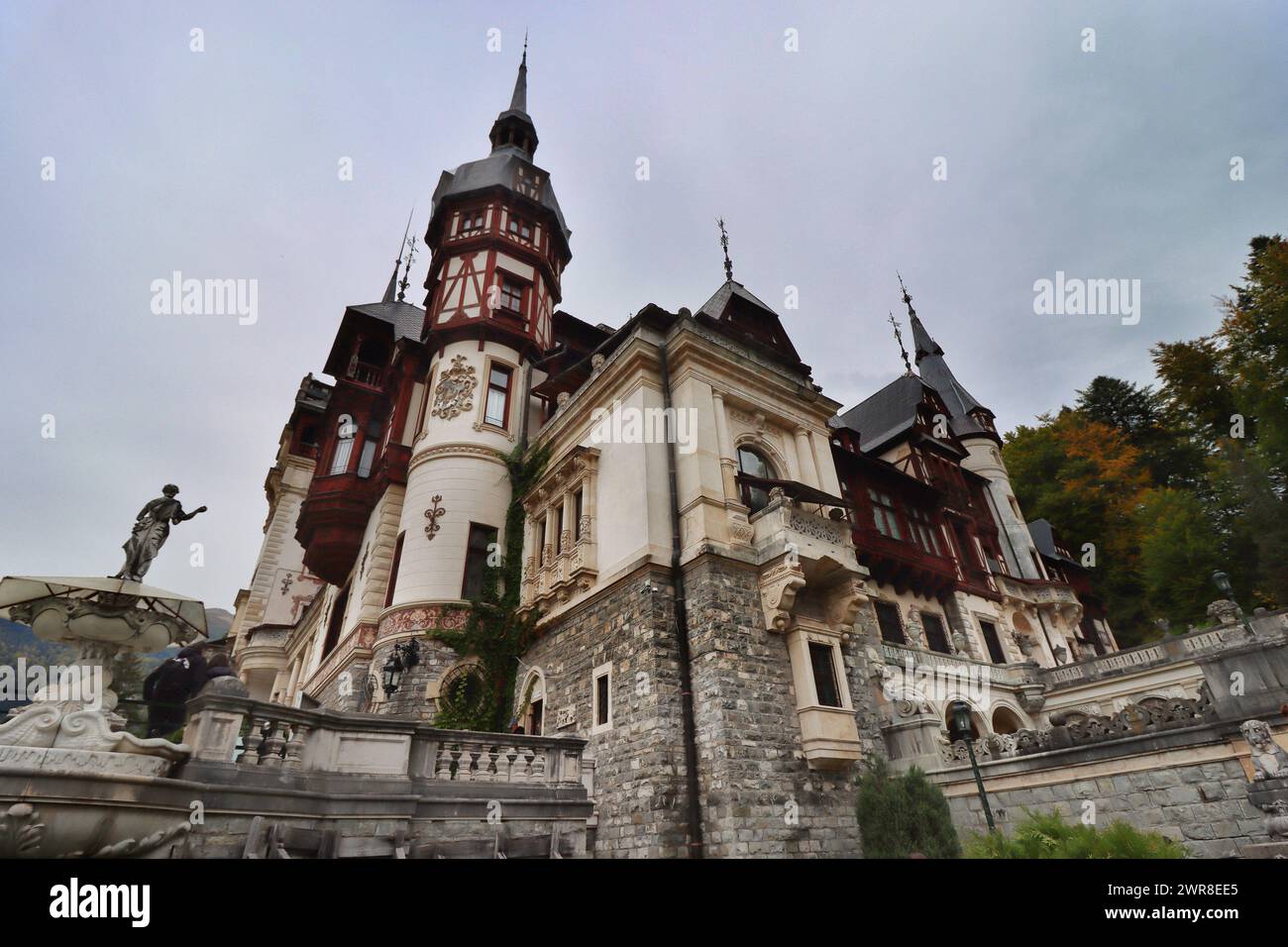 The beautiful Peles Castle, Sinaia, Romania Stock Photo - Alamy