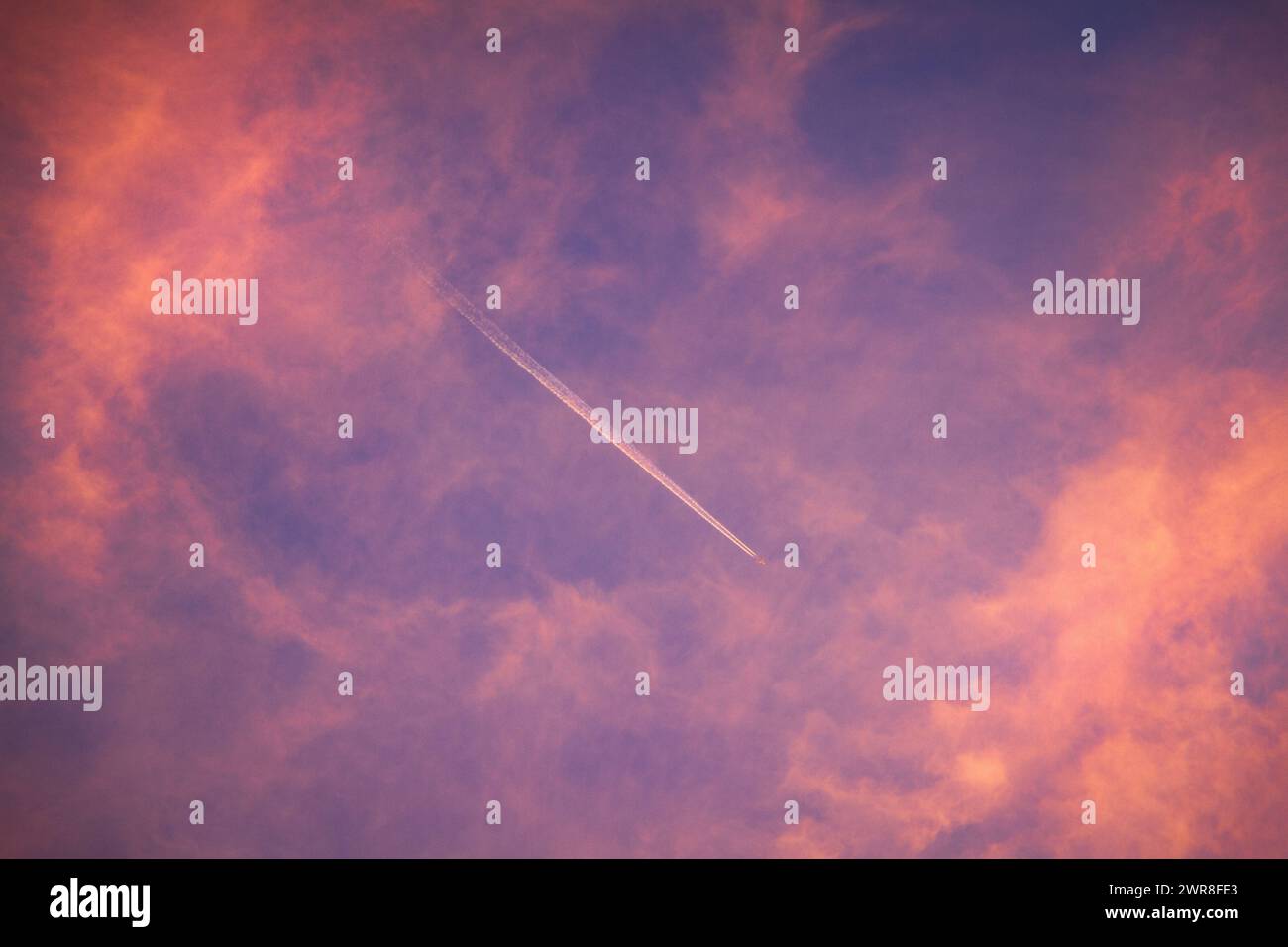 Flying plane contrast hi-res stock photography and images - Alamy