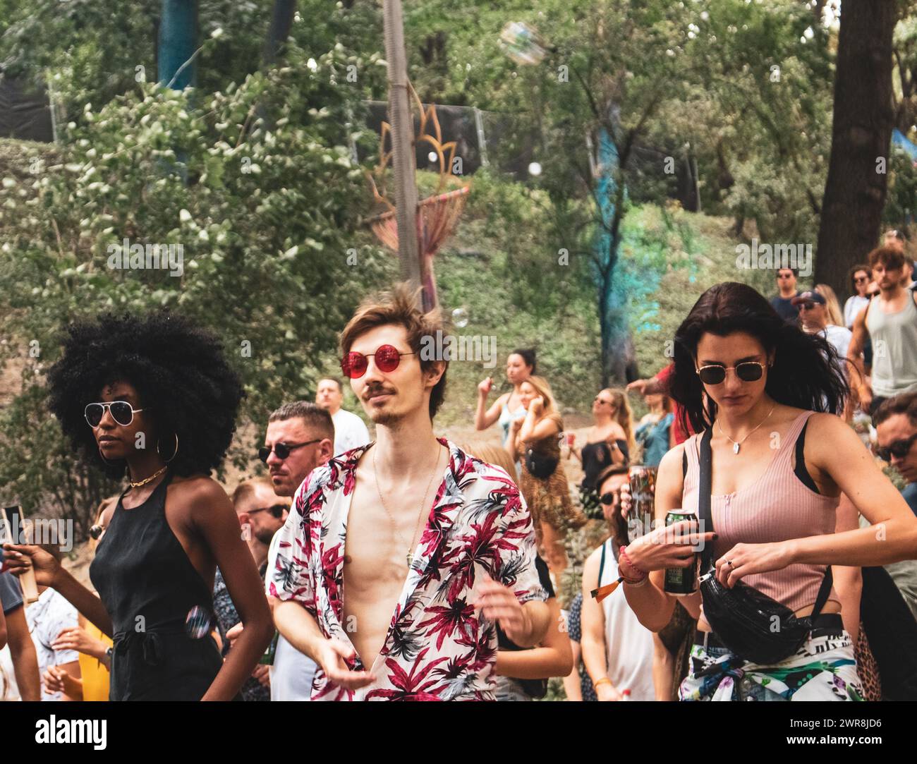 Crowd dancing nightclub hi-res stock photography and images - Alamy