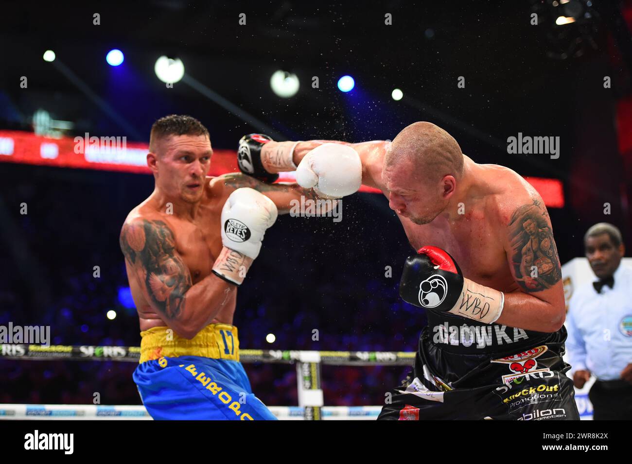 fight for WBO cruiserweight world champion title Stock Photo - Alamy