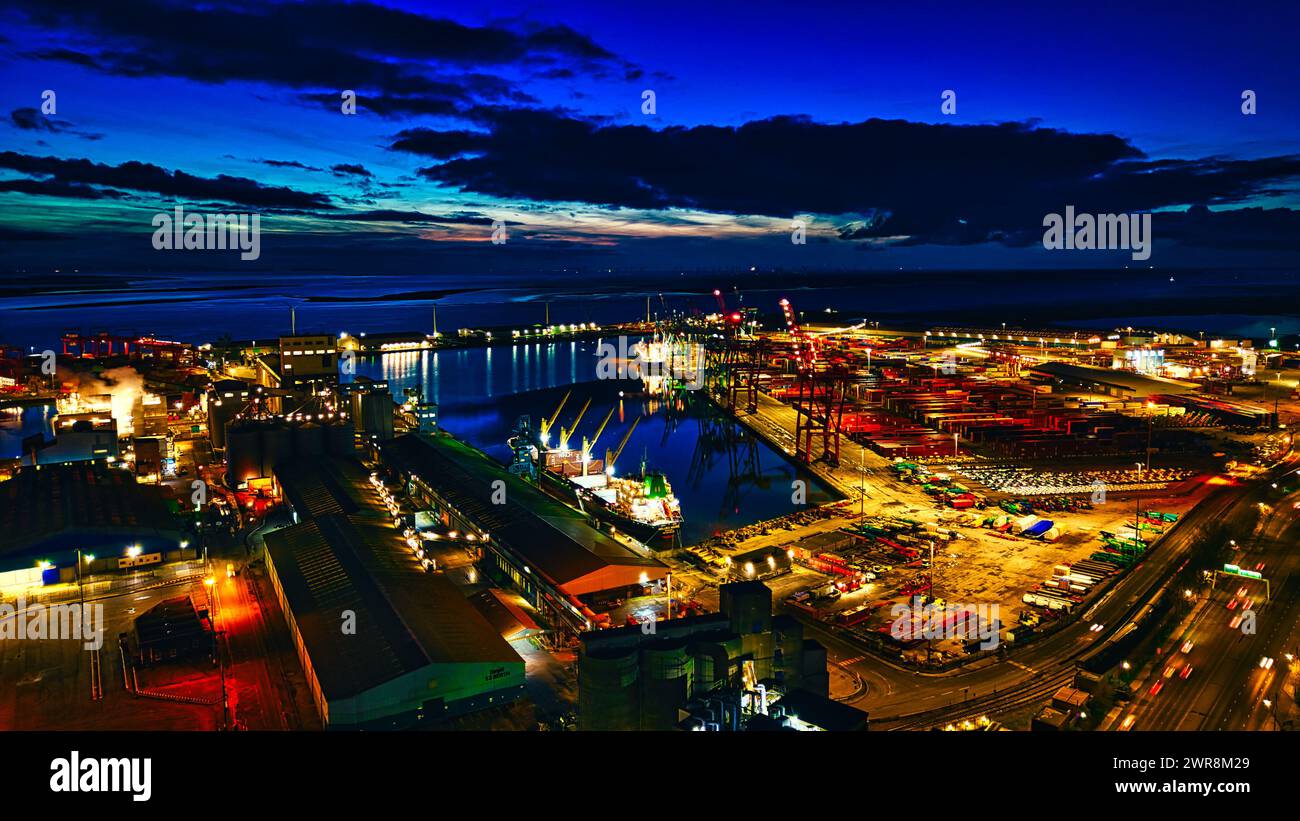 Aerial panoramic footage metropolis sunset hi-res stock photography and ...