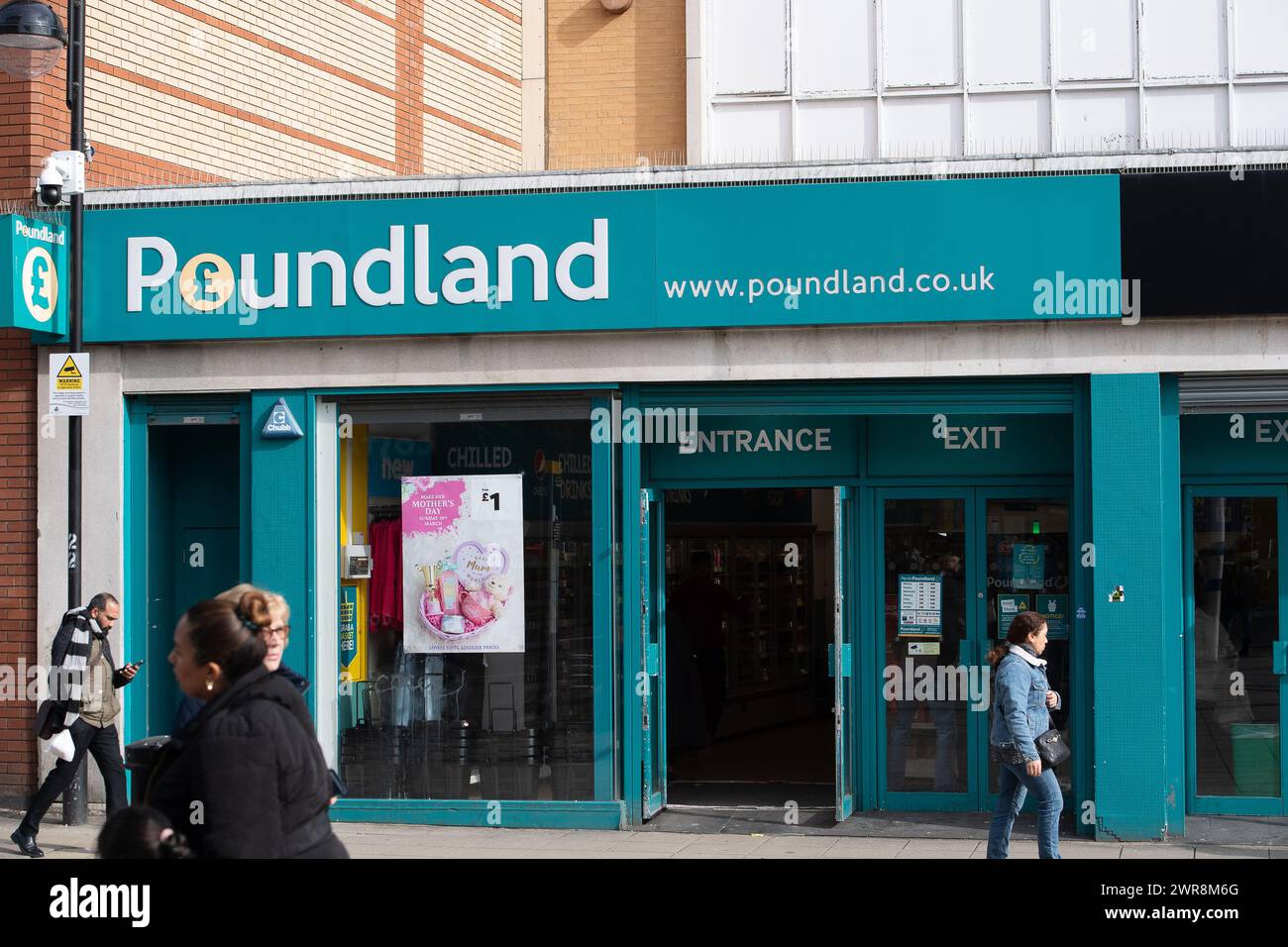 Uxbridge, London Borough of Hillingdon, UK. 4th March, 2024. Shoppers ...