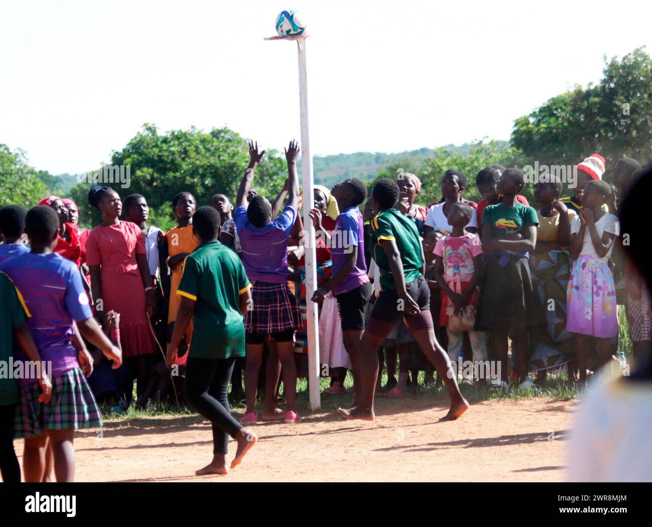 Black children playing netball hi-res stock photography and images - Alamy